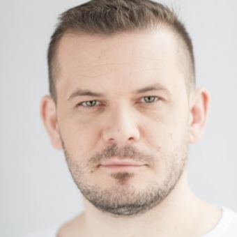 Miroslav Beňuš | Online theater | Dramox