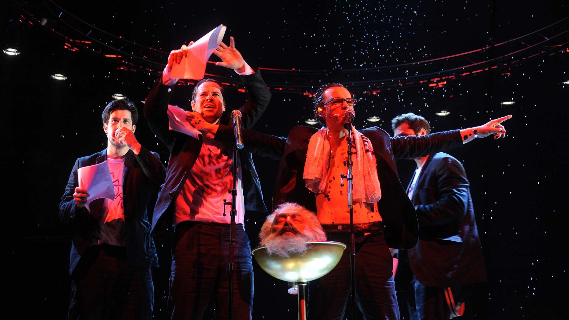 Kapitál | Divadlo Aréna online | Dramox