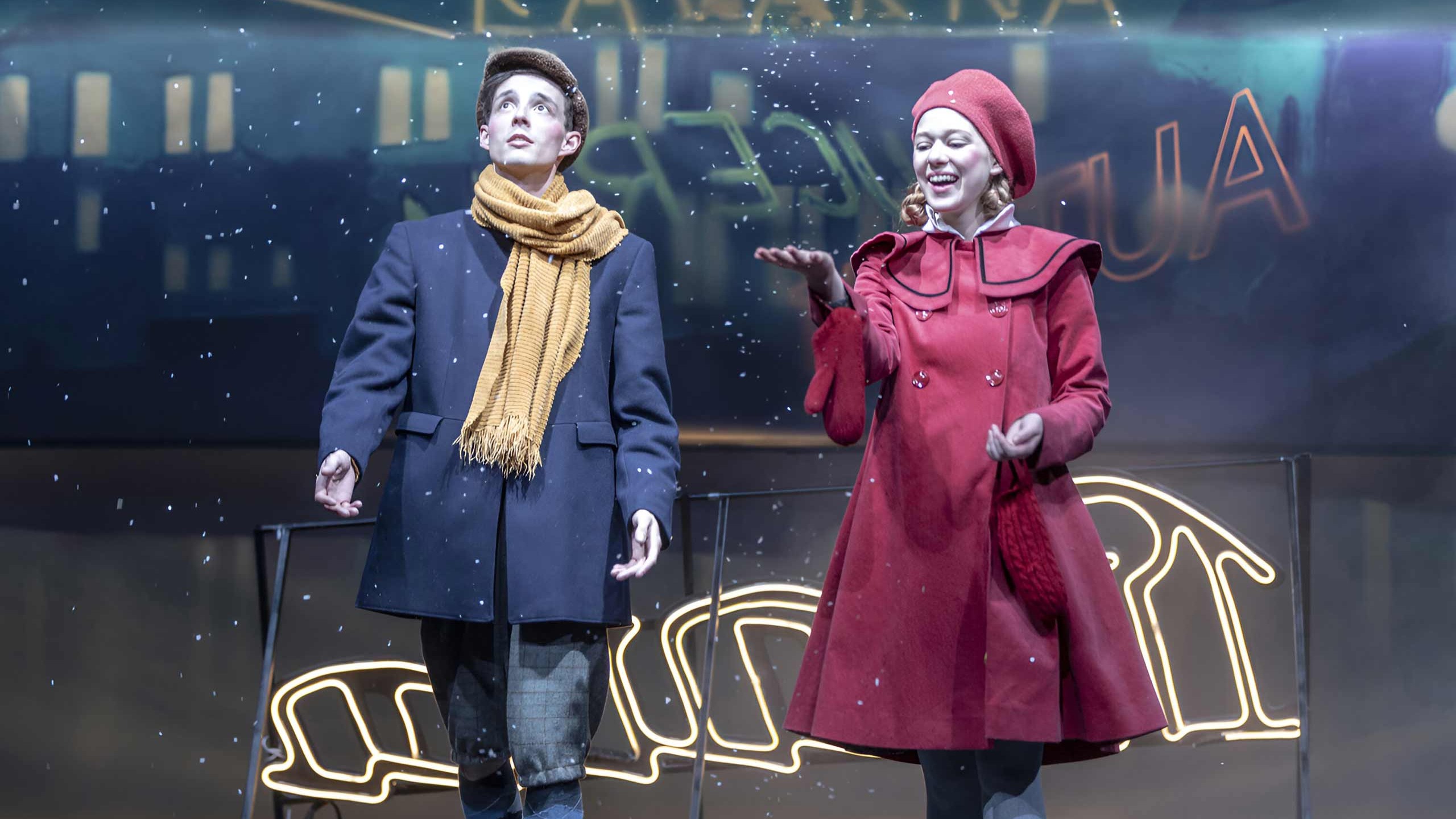 A osel na něj funěl | Prague City Theater online | Dramox