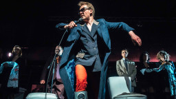 Lee Berlinska | Online theater | Dramox